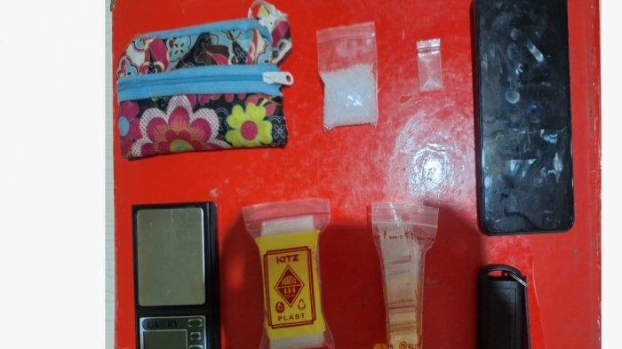 Simpan Sabu 10,46 Gram di Kamar Mandi, David Tak Berkutik Diringkus Tim Kalong - Bangkapos.com