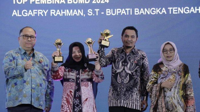 RSUD Drs H Abu Hanifah Sabet Tiga Penghargaan Sekaligus di Ajang Top BUMD Awadrs 2024 ...