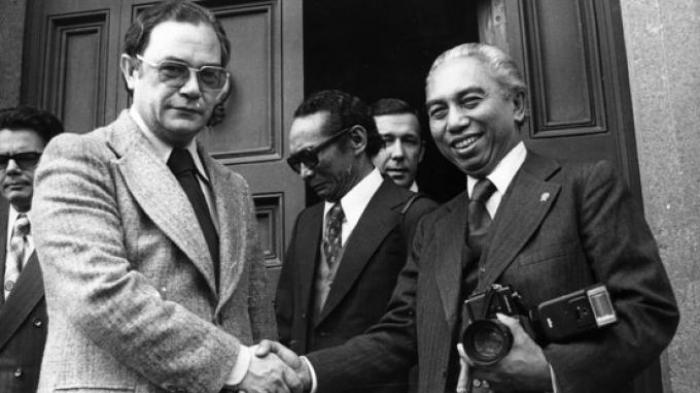 Mengenal Adam Malik Batubara, Pahlawan Kemerdekaan Indonesia Sekaligus ...