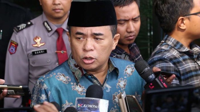 Ade Komaruddin Pendarahan Otak Usai Terjatuh di Kamar Mandi - Bangkapos.com