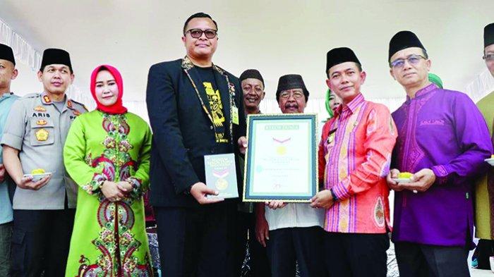 Bolu Kojo Muharram di Kenanga Raih Penghargaan Rekor Terbesar dari MURI ...