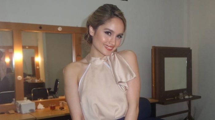 Wow, Cinta Laura Kini Lebih Berotot - Bangkapos.com