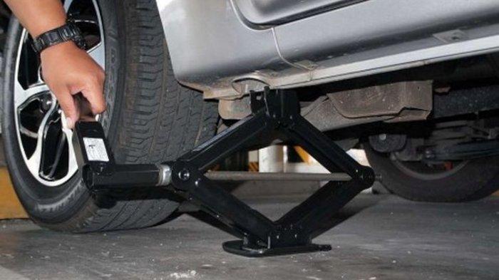 5 Peralatan Darurat yang Harus Ada di Mobil, Apa Saja? - Bangkapos.com