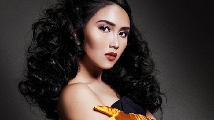 Seperti 'Queen of Flowers', Penampilan Ayu Ting Ting dalam Balutan Ball ...