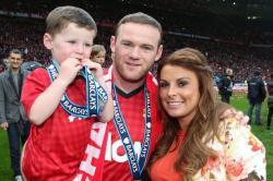 Istri Wayne Rooney Dievakuasi dari Old Trafford - Bangkapos.com