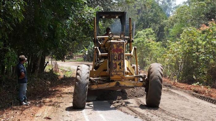 Ruas Jalan Raya Kayu Besi Dilebarkan - Bangkapos.com
