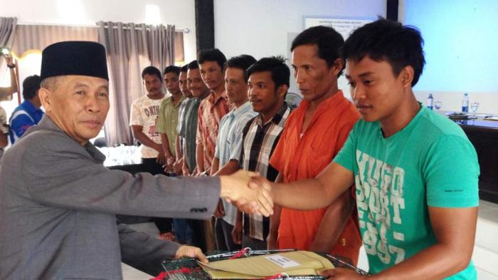 Jamro Mantan Bupati Basel Dipenjara, Ternyata Penyebabnya Menerima Fee ...