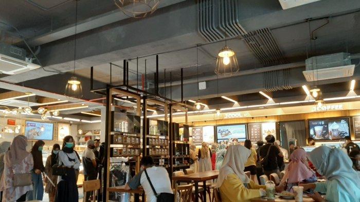 Satu Minggu Buka Pengunjung J.CO Donuts dan Mako Cake & Bakery Ramai ...