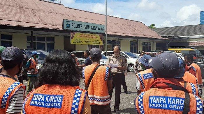 Kenali Juru Parkir Liar dan Juru Parkir Resmi, Tak Ada Juru Parkir di ...