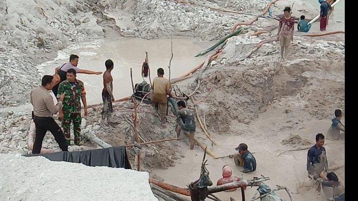 Maun Tewas Tertimbun Longsor di Lubang Camui, Tiga Rekannya Selamat - Bangkapos.com