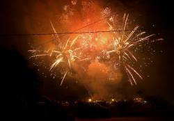 Kembang Api Meriahkan Imlek - Bangkapos.com