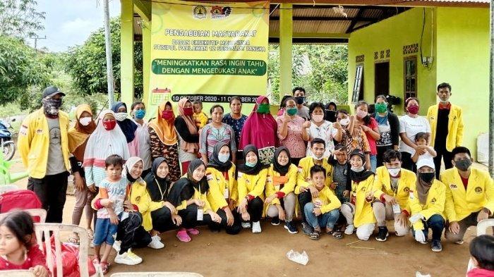 Salurkan Bantuan Sembako ke Dusun Mengkubung, BEM STISIPOL Serap ...