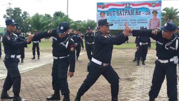Warna Seragam Satpam Kini Mirip Polisi, Begini Sejarah Satpam di ...
