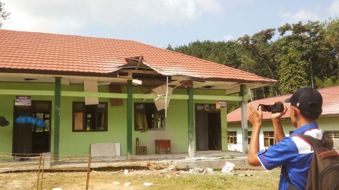 Tabung Gas Karbit Meledak, Potongan Tubuh Tukang Balon Nyangkut di Atas ...