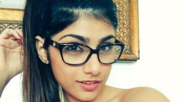 Mantan Bintang Film Dewasa Mia Khalifa Jadi Tamu VIP Klub AC Milan - Bangkapos.com
