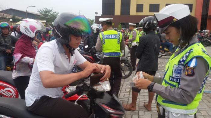 Meme-meme Kocak Seputar Operasi Zebra - Bangkapos.com