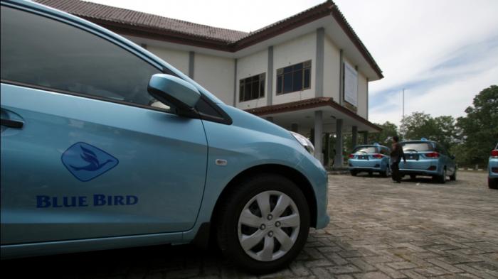 Naik Blue Bird Pakai Voucher Lebih Praktis - Bangkapos.com