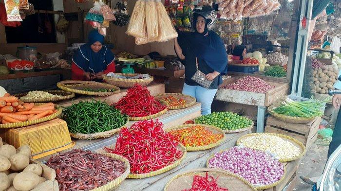 Jelang Natal dan Tahun Baru Harga Cabai Naik Rp 10 Ribu - Bangkapos.com