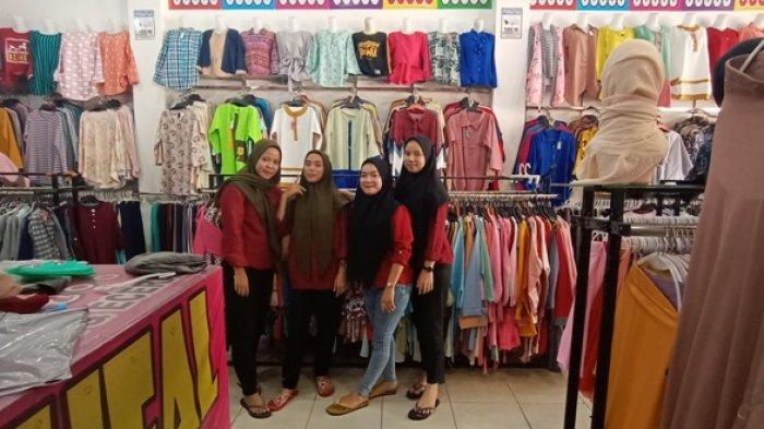 Toko Naufal Serba Tiga Lima Alami Penurunan Omzet Capai 50 Persen ...