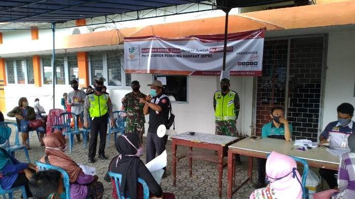 Tim GTPPC Bangka Tertibkan Antrian BLT di Kantor Pos Agar Sesuai ...