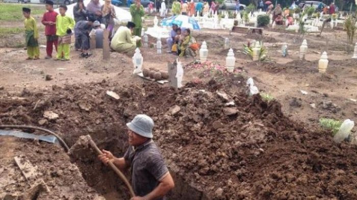 Kisah Yanto Bekerja Sebagai Tukang Gali Kubur, Kerap Diganggu Pocong ...