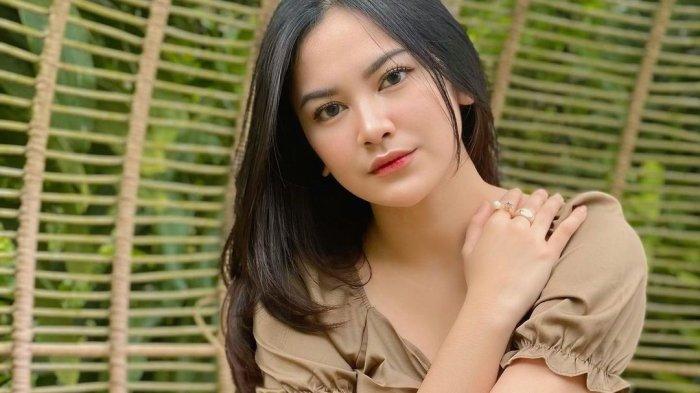 Sudah Tunangan, Mahalini Digosipkan Selingkuhi Dengan Keyboardistnya ...