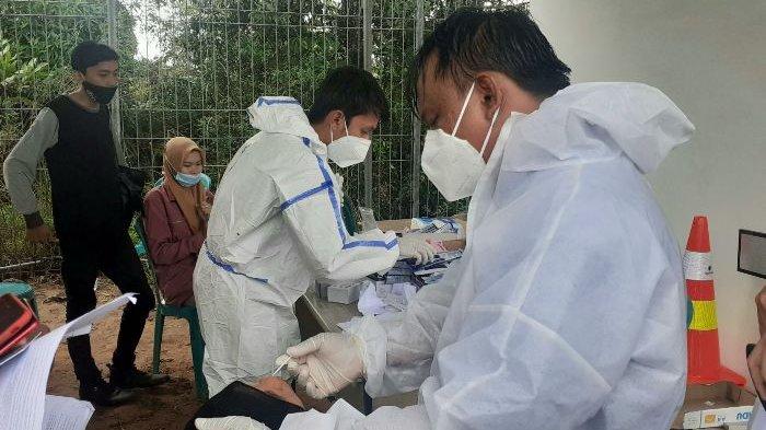 Antrian Rapid Test Antigen di Bandara Depati Amir Membludak dan Sempat ...