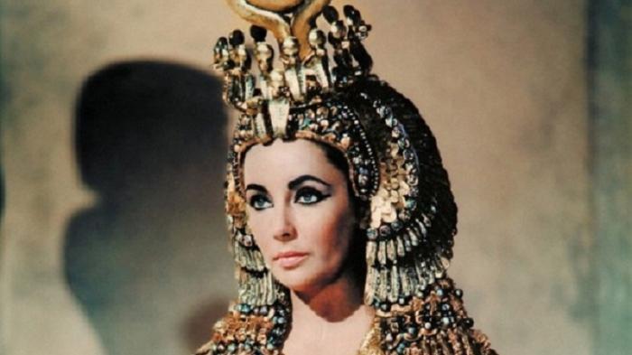 5 Ratu Cantik Berkelakuan Gila, Mandi Darah Hingga Potong Payudara ...