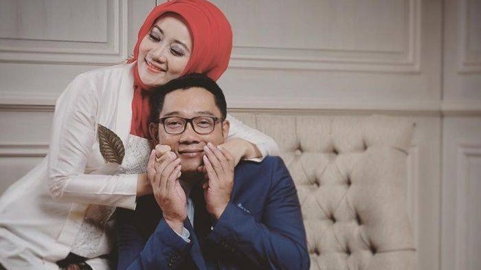 Terkunci di Dalam Kamar Mandi, Istri Unggah Foto Ridwan Kamil Panjat ...