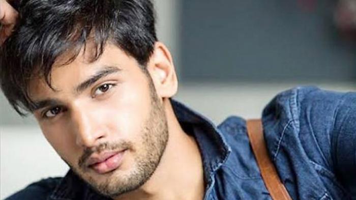 Pria India Ini Dinobatkan Sebagai 'Mr World' - Bangkapos.com