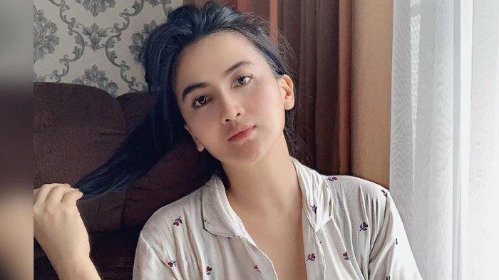 Potret Cantik Dianna Dee di Atas Kasur, Ngeliatnya Nggak Usah Sampai ...