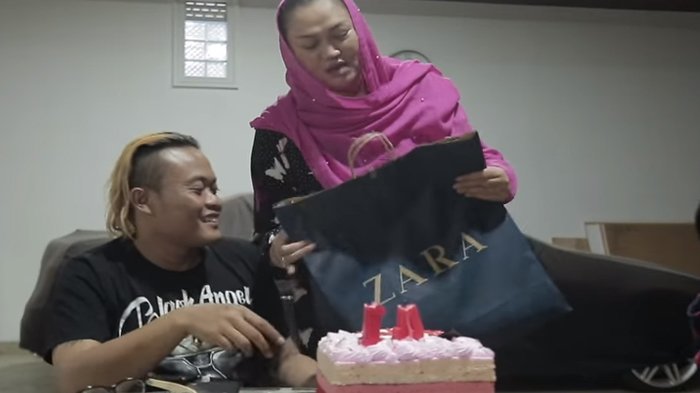 Jadi Duda Kaya Raya, Sule Nikmati Makan Bareng Anak di Rumah, Menunya ...