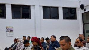 Sosok Wanita Kenakan Seragam PNS Hadir di PN Pangkalpinang saat Sidang ...