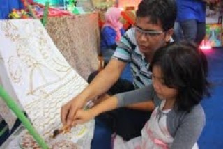 Ayo Belajar Batik Tulis di Taman Merdeka - Bangkapos.com