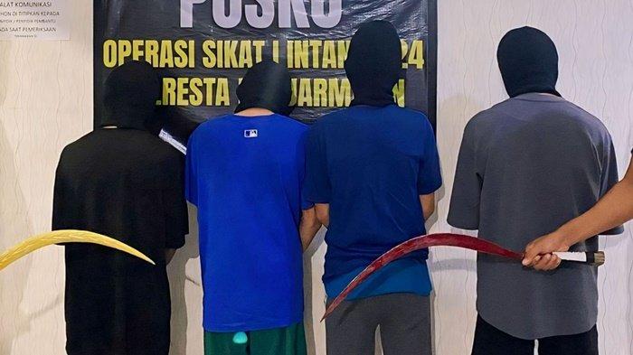 Konvoi Bawa Senjata Tajam di Pekapuran Raya, Empat Remaja di Banjarmasin Ini Diamankan Polisi ...