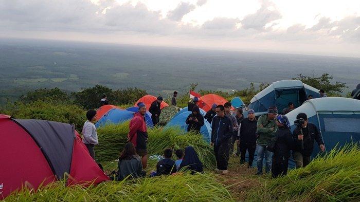 Wisata Kalsel : Panorama Pagi Mengagumkan di Puncak Gunung Birah ...