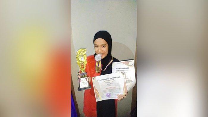 Kisah Peraih Juara 1 Lomba Puisi Nasional dari FKIP ULM, Agnia Latih ...