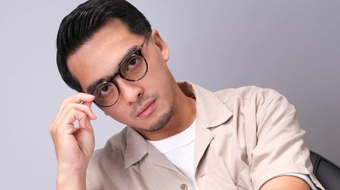 Ricky Harun Adu Peran dengan Nabilah Ayu di Film Jomblo Fi Sabilillah ...