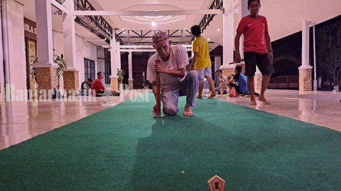 Pengiat Balogo Ije Jela Berlatih di Teras Aula Selidah Kantor Bupati ...