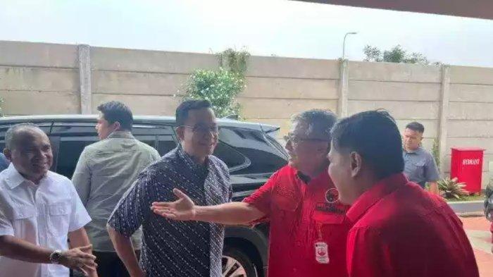 Pilkada Jakarta 2024, Anies Baswedan Datangi Kantor DPD PDIP Ditemani Tom Lembong ...