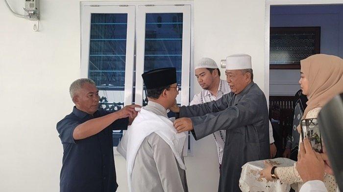 Kunjungi Guru Hatim Salman di Sekumpul, Anies Baswedan Mengaku Dapat ...