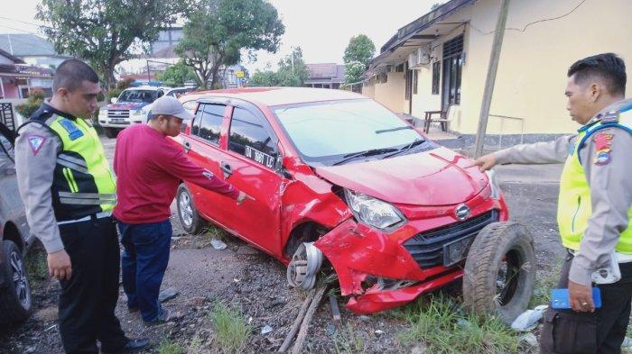 Kronologi Tabrakan Minibus-Pengendara Motor di Jalam Raya Kintap Tala, Lupa Lipat Standar ...