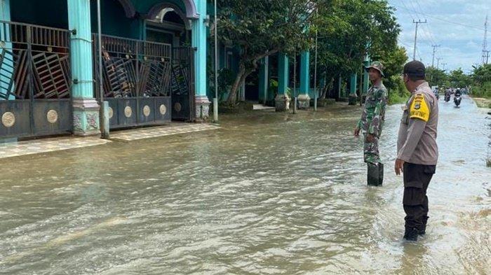 Banjir Kembali Melanda, Polres HSU Lakukan Pemantauan dan Beri Imbauan ke Warga ...