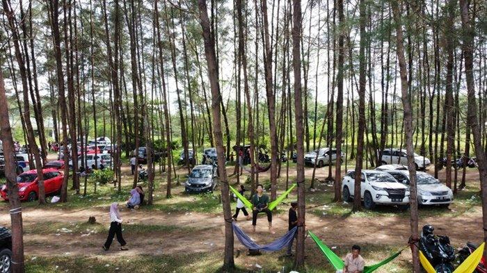 Pengunjung Pantai Rindu Alam Kabupaten Tanah Bumbu Berharap Fasilitas ...