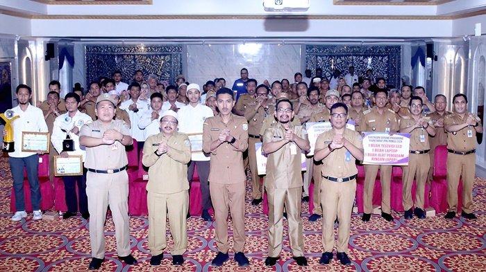 28 Desa dan Kelurahan Terima Penghargaan Proklim Dari KLHK, Bupati ...