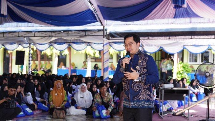 Tanam Perdana Jagung Hibrida di Desa Awang, Bupati HST Ajak Para Petani ...