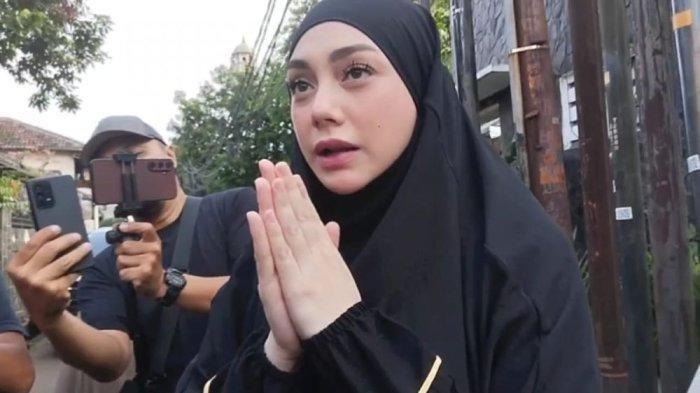 Ubah Karier Usai Hijrah, Kondisi Ekonomi Celine Evangelista Disorot ...