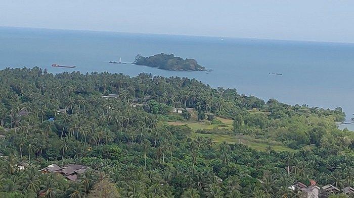 Wisata Kalsel : Mendaki Bukit Timah, dari Puncak Bisa Saksikan Pulau ...