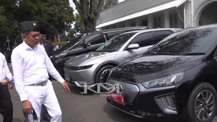 Dedi Mulyadi Lepas Sederet Mobil Mewah Era Ridwan Kamil, Gubernur Jabar itu Kini Pilih Innova ...