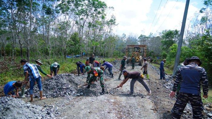 Satgas TMMD Ke-120 Kodim 1022/Tanah Bumbu Wujudkan Penantian Akses Jalan Mata Pencaharian ...